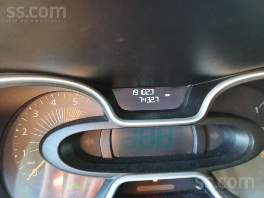 Grey Renault Trafic 2016 in Riga, with an engine capacity of 1.60 L and mileage of 191 thousand km for 7999 €, photo 16 on AUTOMOTO.COM.LV