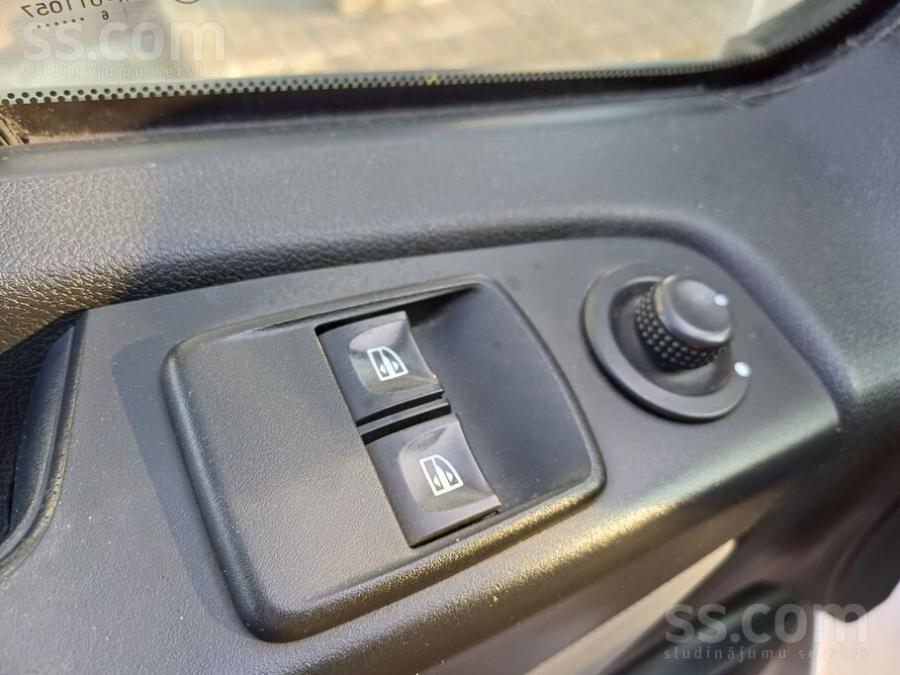 Grey Renault Trafic 2016 in Riga, with an engine capacity of 1.60 L and mileage of 191 thousand km for 7999 €, photo 22 on AUTOMOTO.COM.LV