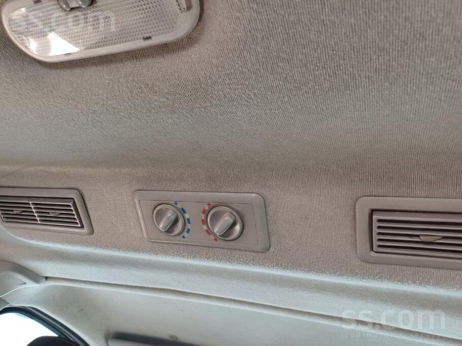 Grey Renault Trafic 2016 in Riga, with an engine capacity of 1.60 L and mileage of 191 thousand km for 7999 €, photo 27 on AUTOMOTO.COM.LV