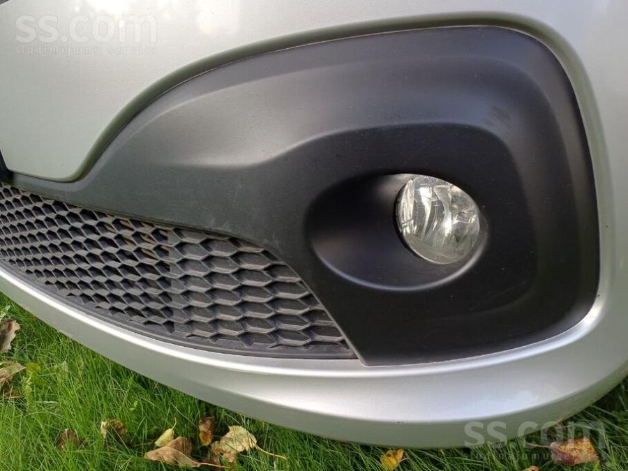 Grey Renault Trafic 2016 in Riga, with an engine capacity of 1.60 L and mileage of 191 thousand km for 7999 €, photo 31 on AUTOMOTO.COM.LV