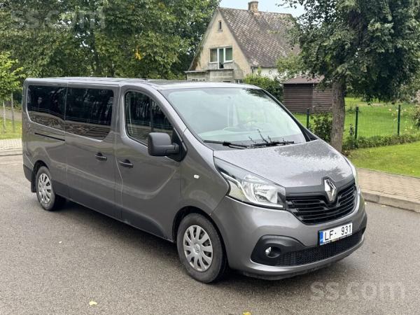 Grey Renault Trafic 2017 in Limbazi, with an engine capacity of 1.60 L and mileage of 326 thousand km for 15000 €, photo 2 on AUTOMOTO.COM.LV