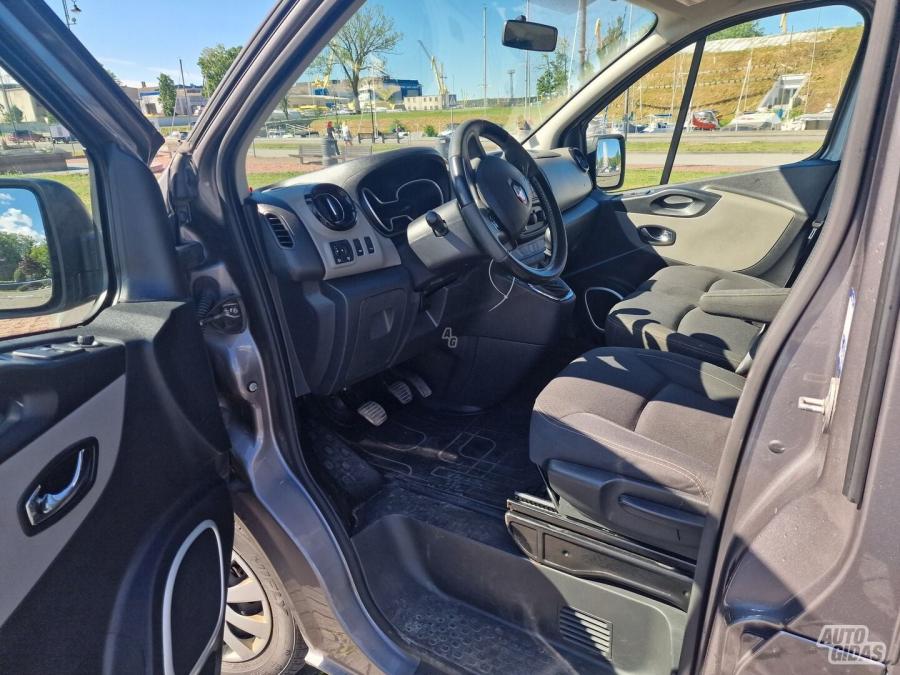 Grey Renault Trafic 2017 in Klaipeda, with an engine capacity of 1.60 L and mileage of 270 thousand km for 11200 €, photo 8 on AUTOMOTO.COM.LV