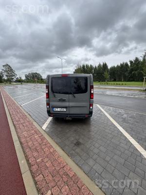 Grey Renault Trafic 2017 in Jelgava, with an engine capacity of 1.60 L and mileage of 369 thousand km for 10500 €, photo 5 on AUTOMOTO.COM.LV