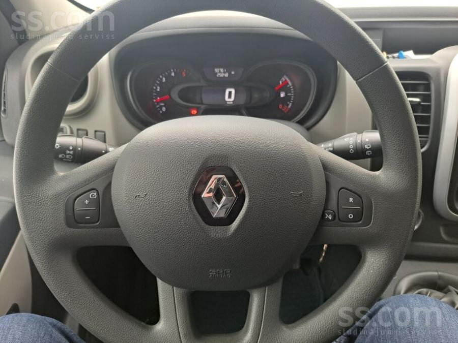 Pelēks Renault Trafic 2018 Daugavpils, ar dzinēja tilpumu 1.60 L un nobraukumu 51 tūkst. km par 29888 €, foto 10 vietnē AUTOMOTO.COM.LV