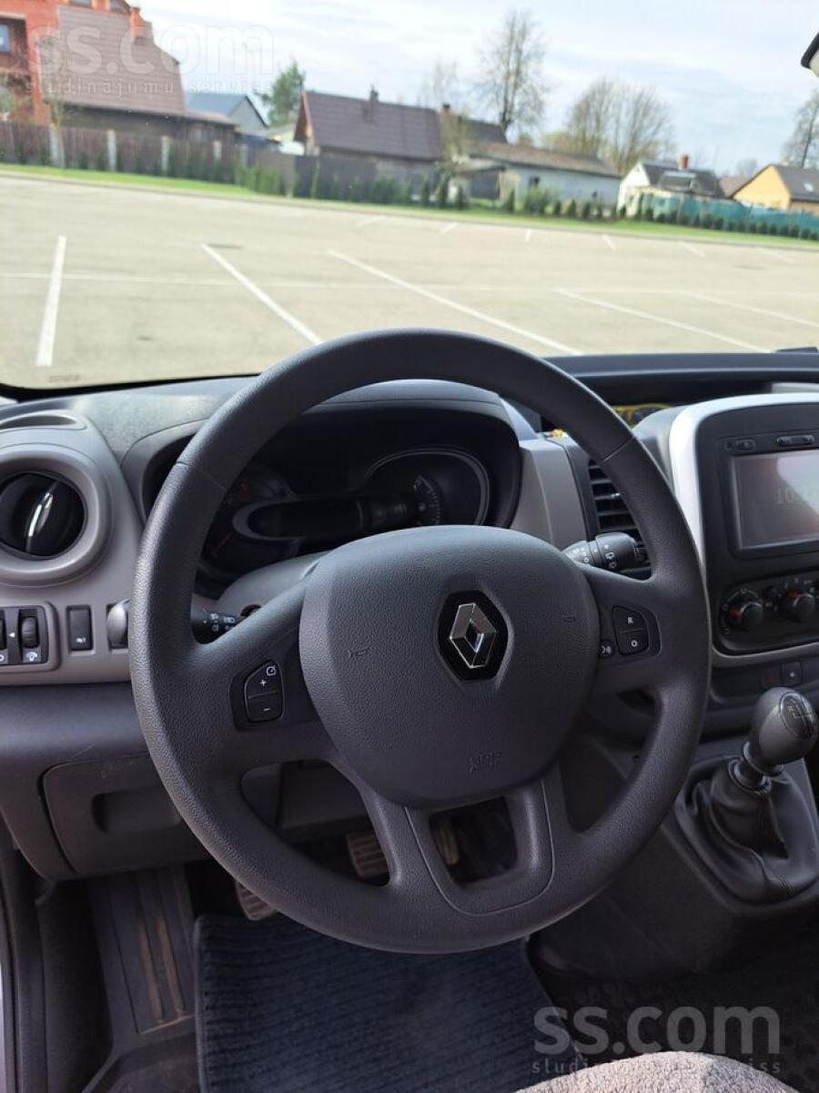 Pelēks Renault Trafic 2018 Daugavpils, ar dzinēja tilpumu 1.60 L un nobraukumu 51 tūkst. km par 29888 €, foto 11 vietnē AUTOMOTO.COM.LV