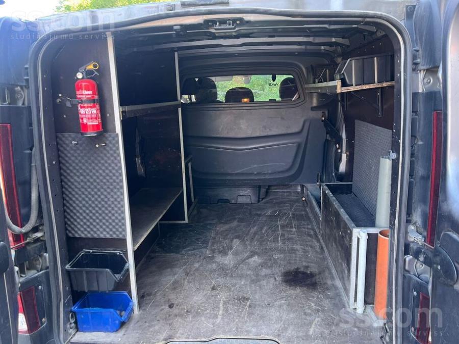 Pelēks Renault Trafic 2018 Valmiera, ar dzinēja tilpumu 1.60 L un nobraukumu 193 tūkst. km par 11800 €, foto 7 vietnē AUTOMOTO.COM.LV