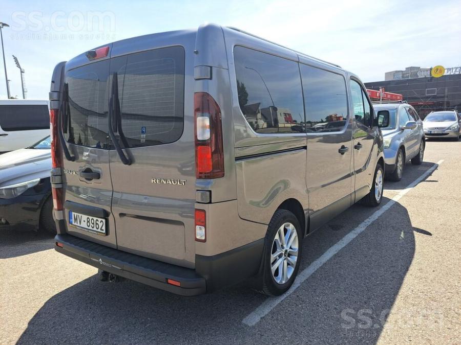 Pelēks Renault Trafic 2018 Daugavpils, ar dzinēja tilpumu 1.60 L un nobraukumu 51 tūkst. km par 29888 €, foto 6 vietnē AUTOMOTO.COM.LV