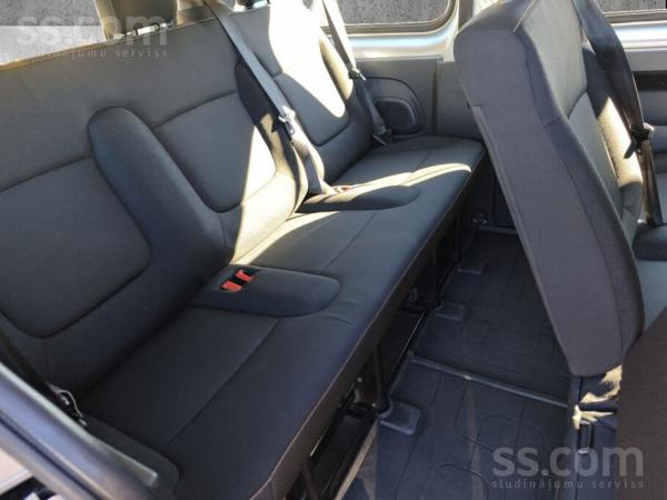 Grey Renault Trafic 2019 in Riga, with an engine capacity of 1.60 L and mileage of 167 thousand km for 15490 €, photo 10 on AUTOMOTO.COM.LV