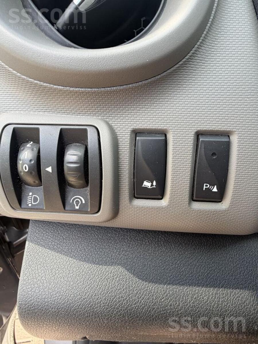 Pelēks Renault Trafic 2019 Liepāja, ar dzinēja tilpumu 1.60 L un nobraukumu 260 tūkst. km par 11950 €, foto 12 vietnē AUTOMOTO.COM.LV