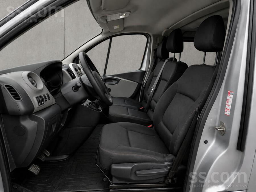 Grey Renault Trafic 2019 in Riga, with an engine capacity of 1.60 L and mileage of 168 thousand km for 17490 €, photo 10 on AUTOMOTO.COM.LV