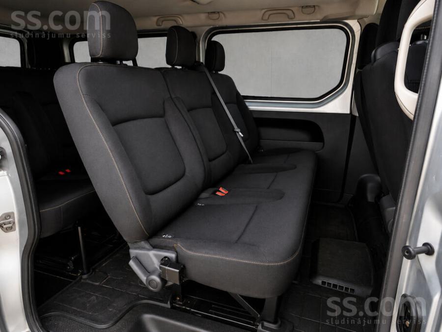 Grey Renault Trafic 2019 in Riga, with an engine capacity of 1.60 L and mileage of 168 thousand km for 17490 €, photo 19 on AUTOMOTO.COM.LV