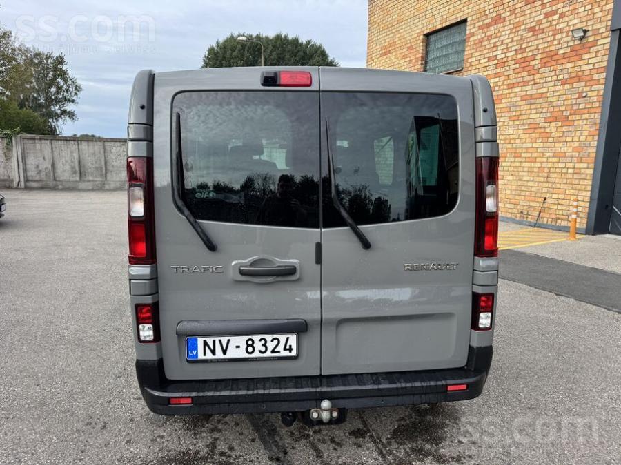 Grey Renault Trafic 2019 in Riga, with an engine capacity of 1.60 L and mileage of 275 thousand km for 11000 €, photo 3 on AUTOMOTO.COM.LV