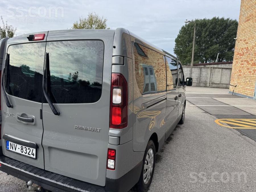 Grey Renault Trafic 2019 in Riga, with an engine capacity of 1.60 L and mileage of 275 thousand km for 11000 €, photo 4 on AUTOMOTO.COM.LV