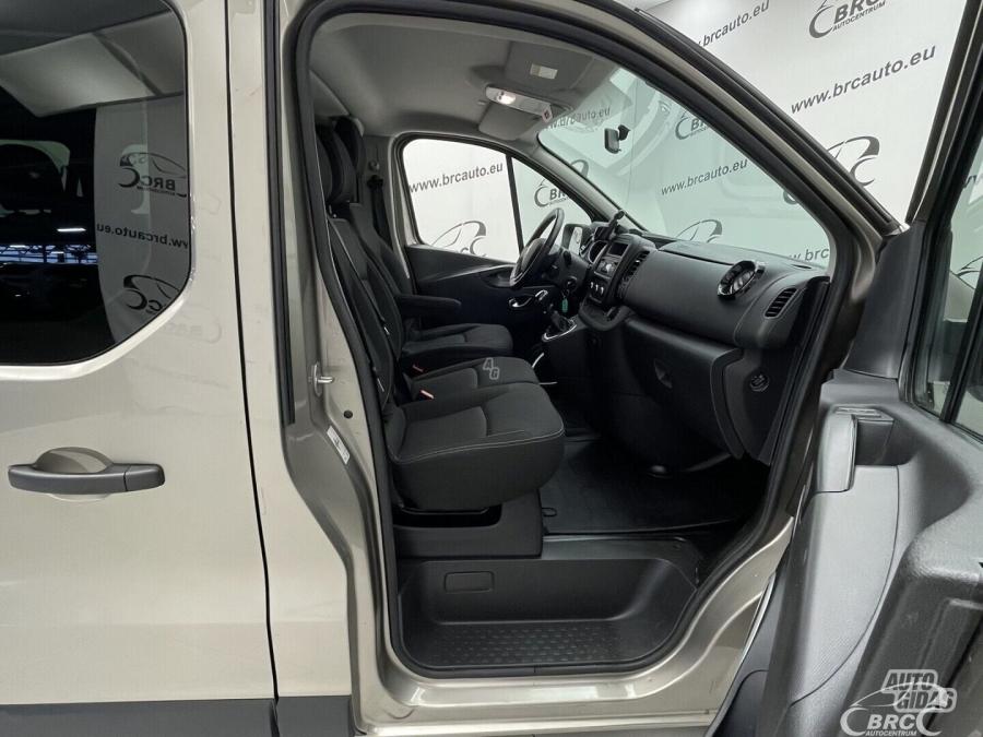 Pelēks Renault Trafic 2020 Avižieniai, ar dzinēja tilpumu 2.00 L un nobraukumu 243 tūkst. km par 19200 €, foto 4 vietnē AUTOMOTO.COM.LV