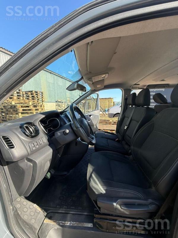 Grey Renault Trafic 2020 in Riga, with an engine capacity of 2.00 L and mileage of 197 thousand km for 23500 €, photo 2 on AUTOMOTO.COM.LV