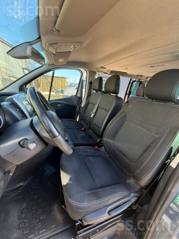 Grey Renault Trafic 2020 in Riga, with an engine capacity of 2.00 L and mileage of 197 thousand km for 23500 €, photo 5 on AUTOMOTO.COM.LV