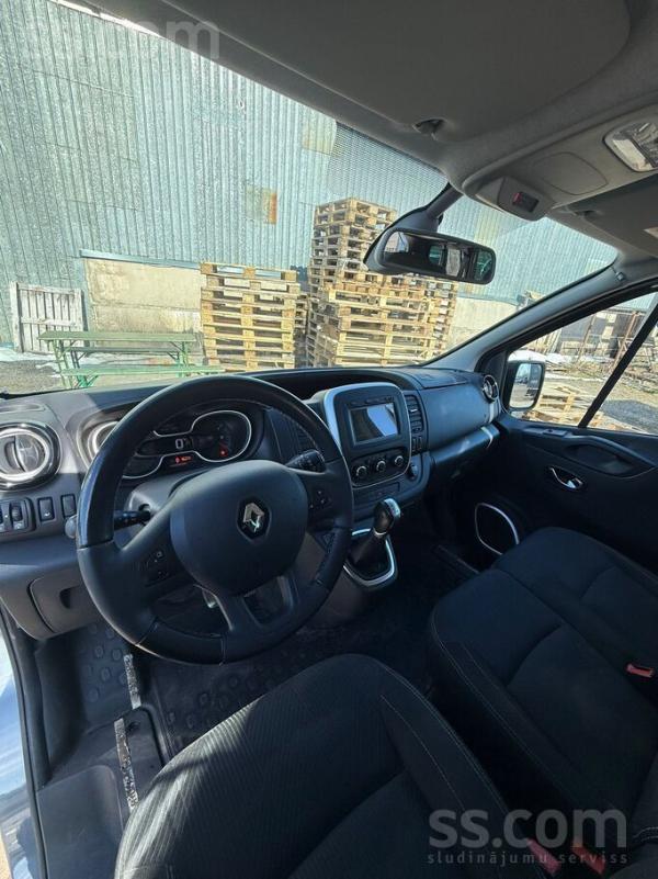 Grey Renault Trafic 2020 in Riga, with an engine capacity of 2.00 L and mileage of 197 thousand km for 23500 €, photo 6 on AUTOMOTO.COM.LV