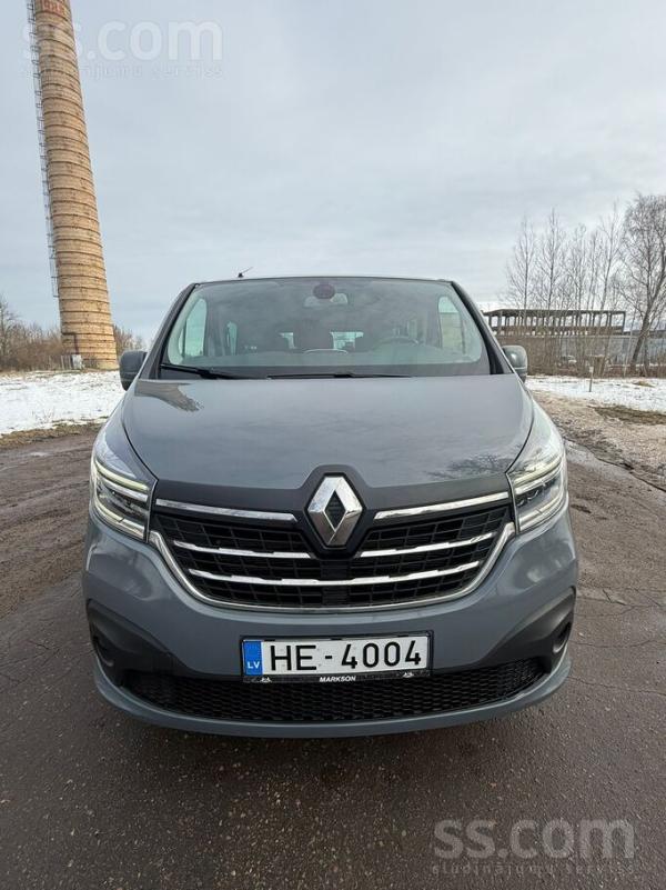 Grey Renault Trafic 2020 in Riga, with an engine capacity of 2.00 L and mileage of 197 thousand km for 23500 €, photo 8 on AUTOMOTO.COM.LV