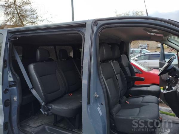 Pelēks Renault Trafic 2020 Daugavpils, ar dzinēja tilpumu 2.00 L un nobraukumu 359 tūkst. km par 19050 €, foto 5 vietnē AUTOMOTO.COM.LV