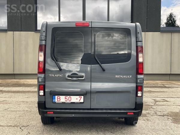 Pelēks Renault Trafic 2020 Rīga, ar dzinēja tilpumu 2.00 L un nobraukumu 192 tūkst. km par 18990 €, foto 3 vietnē AUTOMOTO.COM.LV