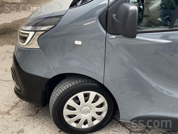 Pelēks Renault Trafic 2020 Rīga, ar dzinēja tilpumu 2.00 L un nobraukumu 192 tūkst. km par 18990 €, foto 4 vietnē AUTOMOTO.COM.LV