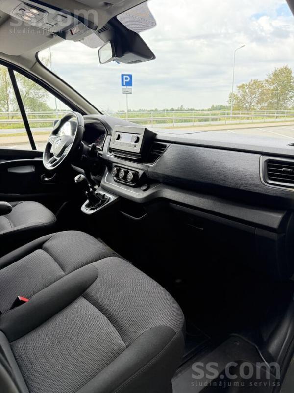 Pelēks Renault Trafic 2022 Bauska, ar dzinēja tilpumu 2.00 L un nobraukumu 220 tūkst. km par 22990 €, foto 5 vietnē AUTOMOTO.COM.LV
