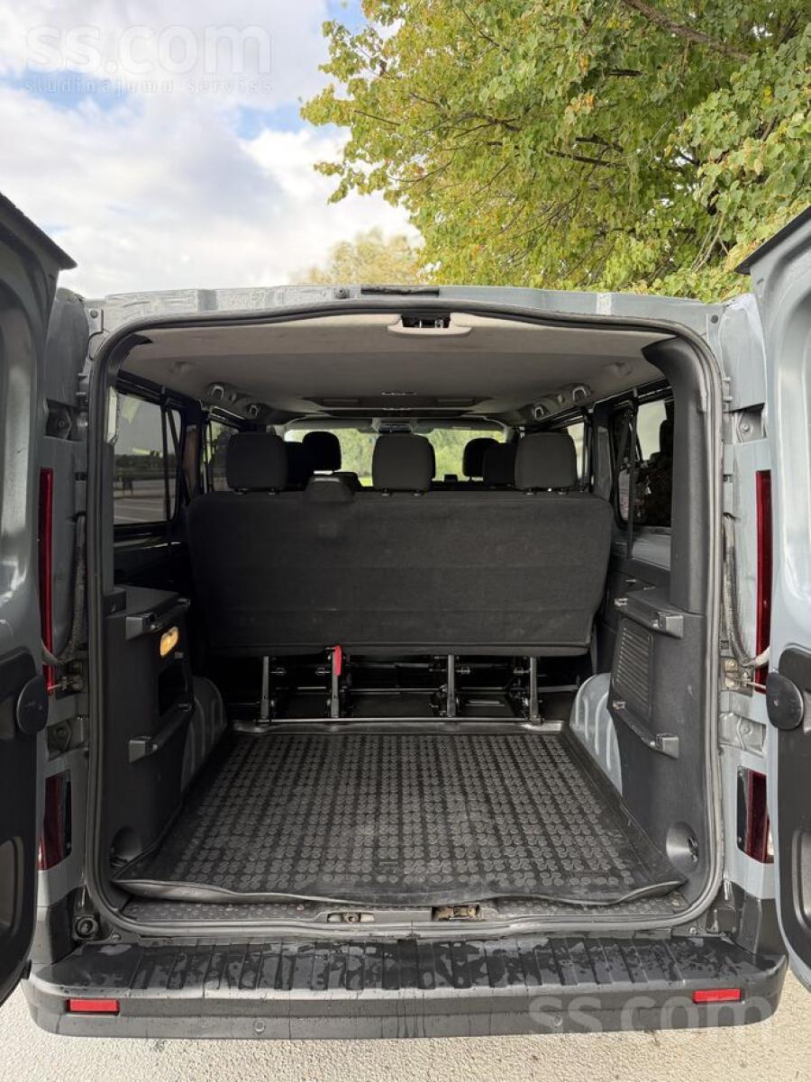 Pelēks Renault Trafic 2022 Bauska, ar dzinēja tilpumu 2.00 L un nobraukumu 220 tūkst. km par 22990 €, foto 11 vietnē AUTOMOTO.COM.LV