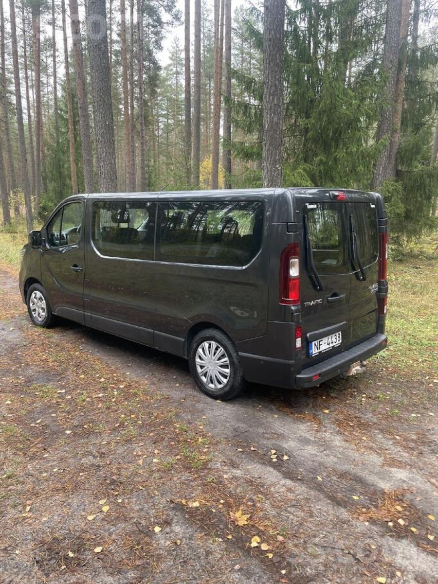 Grey Renault Trafic 2022 in Riga, with an engine capacity of 2.00 L and mileage of 194 thousand km for 19900 €, photo 4 on AUTOMOTO.COM.LV