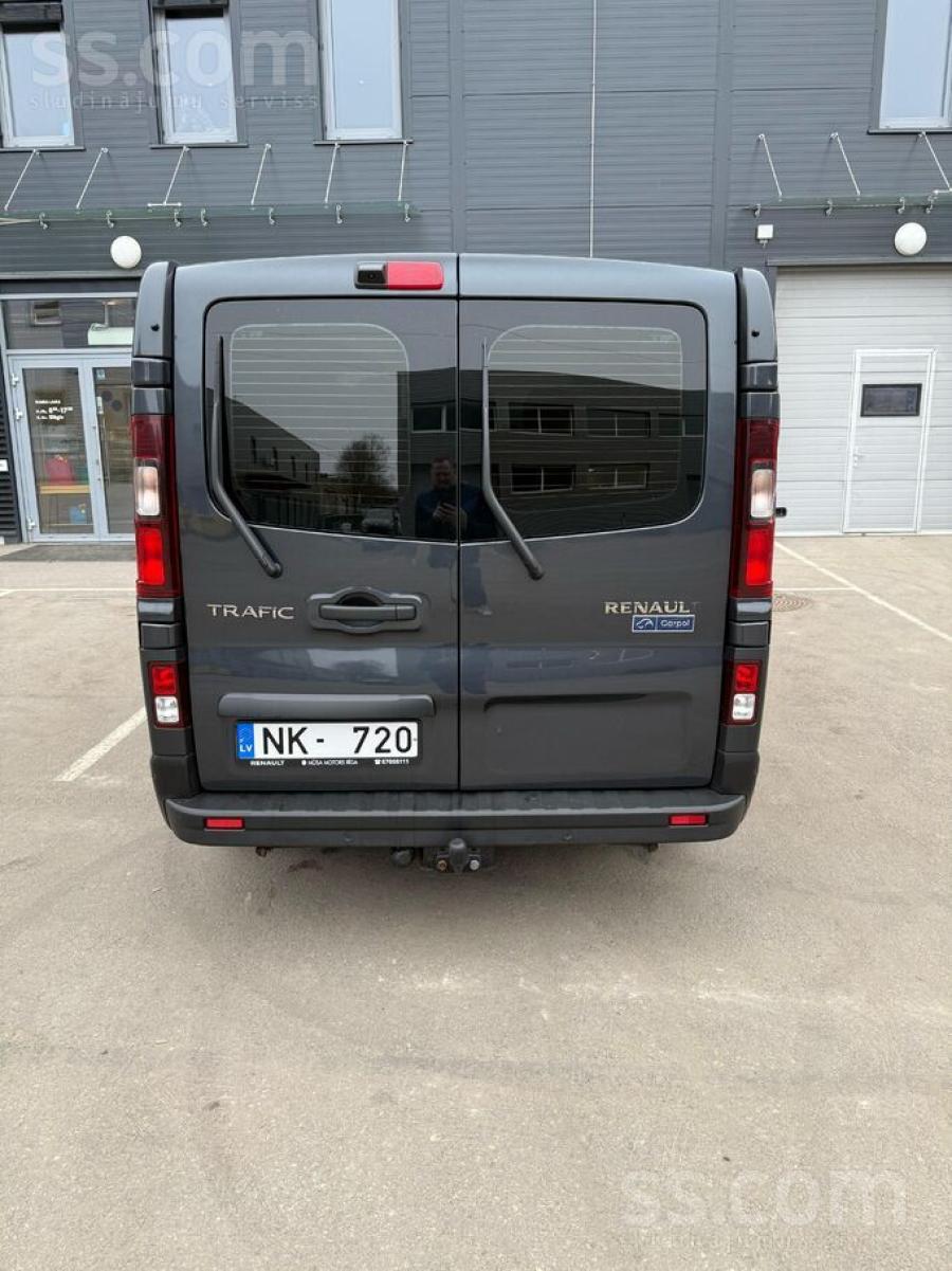 Pelēks Renault Trafic 2023 Rīga, ar dzinēja tilpumu 2.00 L un nobraukumu 675 tūkst. km par 18000 €, foto 6 vietnē AUTOMOTO.COM.LV