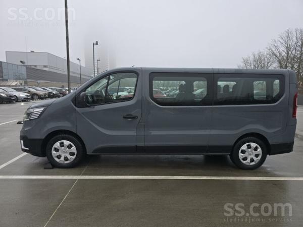 Grey Renault Trafic 2023 in Riga, with an engine capacity of 2.00 L and mileage of 37 thousand km for 32500 €, photo 2 on AUTOMOTO.COM.LV