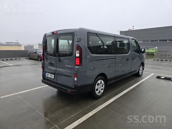 Grey Renault Trafic 2023 in Riga, with an engine capacity of 2.00 L and mileage of 37 thousand km for 32500 €, photo 4 on AUTOMOTO.COM.LV