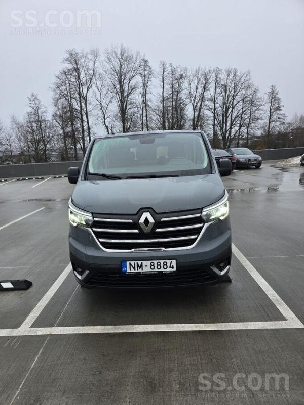 Grey Renault Trafic 2023 in Riga, with an engine capacity of 2.00 L and mileage of 37 thousand km for 32500 €, photo 7 on AUTOMOTO.COM.LV