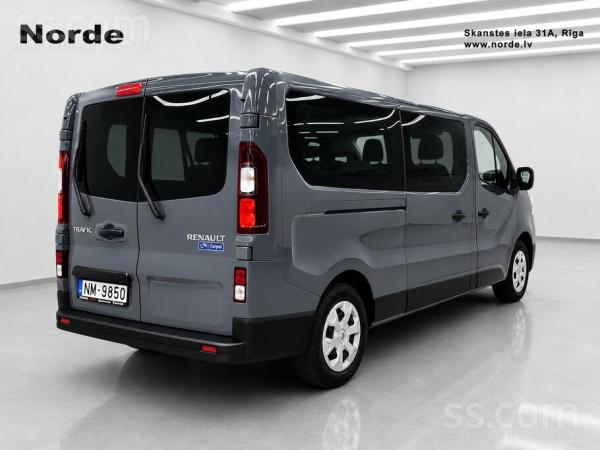 Grey Renault Trafic 2023 in Riga, with an engine capacity of 2.00 L and mileage of 58 thousand km for 28970 €, photo 4 on AUTOMOTO.COM.LV
