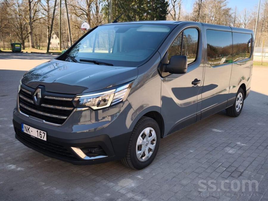 Grey Renault Trafic 2023 in Riga, with an engine capacity of 2.00 L and mileage of 53 thousand km for 29950 €, photo 1 on AUTOMOTO.COM.LV