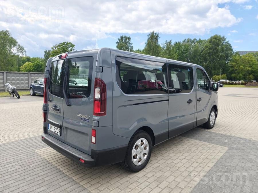 Grey Renault Trafic 2023 in Riga, with an engine capacity of 2.00 L and mileage of 51 thousand km for 31500 €, photo 6 on AUTOMOTO.COM.LV