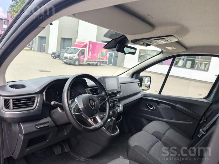 Grey Renault Trafic 2023 in Riga, with an engine capacity of 2.00 L and mileage of 51 thousand km for 31500 €, photo 11 on AUTOMOTO.COM.LV