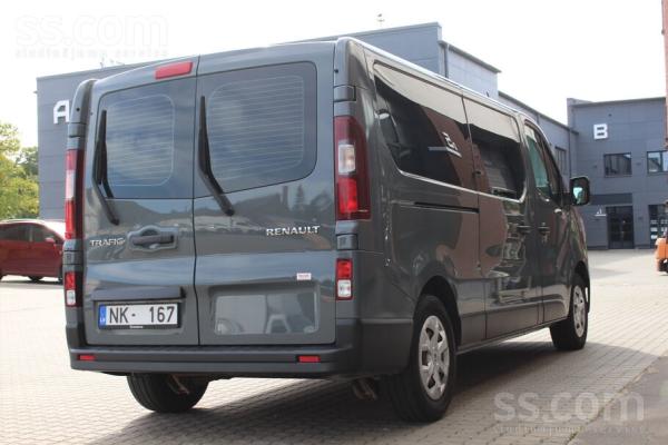 Renault Trafic 2023 in Riga on AUTOMOTO.COM.LV Grey Renault Trafic 2023 in Riga, with an engine capacity of 2.00 L and mileage of 63 thousand km for 27800 €, photo 9 on AUTOMOTO.COM.LV