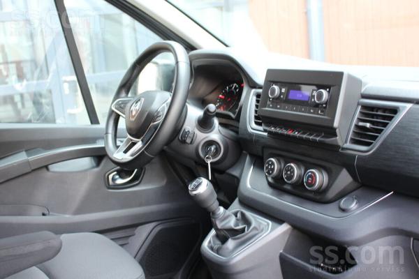 Renault Trafic 2023 in Riga on AUTOMOTO.COM.LV Grey Renault Trafic 2023 in Riga, with an engine capacity of 2.00 L and mileage of 63 thousand km for 27800 €, photo 11 on AUTOMOTO.COM.LV