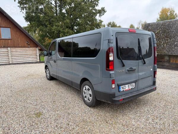Pelēks Renault Trafic 2023 Valmiera, ar dzinēja tilpumu 2.00 L un nobraukumu 81 tūkst. km par 25500 €, foto 4 vietnē AUTOMOTO.COM.LV