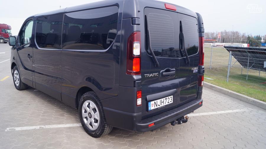 Grey Renault Trafic 2025 in Kaunas, with an engine capacity of 2.00 L and mileage of 180 thousand km for 29950 €, photo 4 on AUTOMOTO.COM.LV