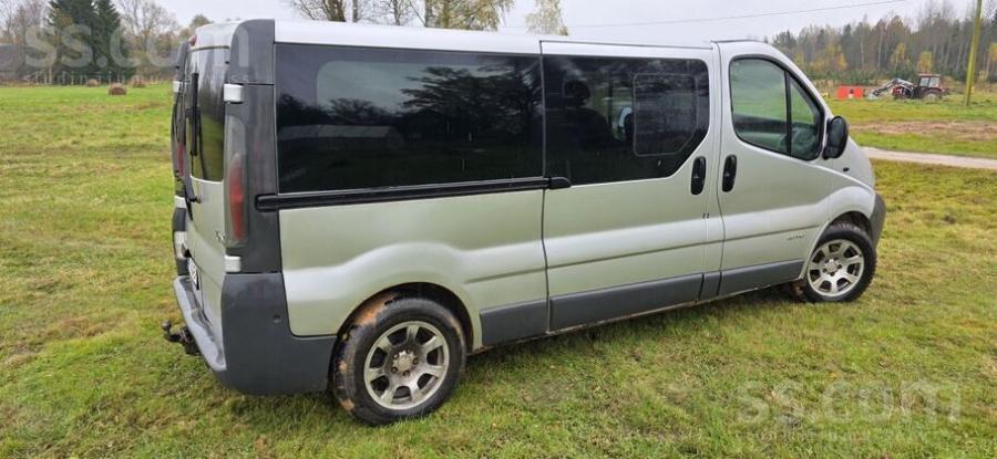 Pelēks Renault Trafic 2004 Rīga, ar dzinēja tilpumu 2.50 L un nobraukumu 429 tūkst. km par 2800 €, foto 4 vietnē AUTOMOTO.COM.LV