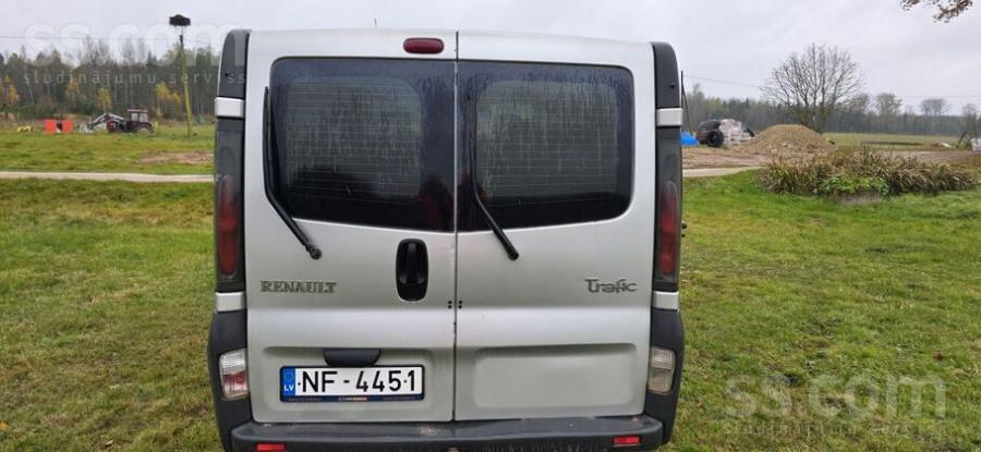 Pelēks Renault Trafic 2004 Rīga, ar dzinēja tilpumu 2.50 L un nobraukumu 429 tūkst. km par 2800 €, foto 6 vietnē AUTOMOTO.COM.LV