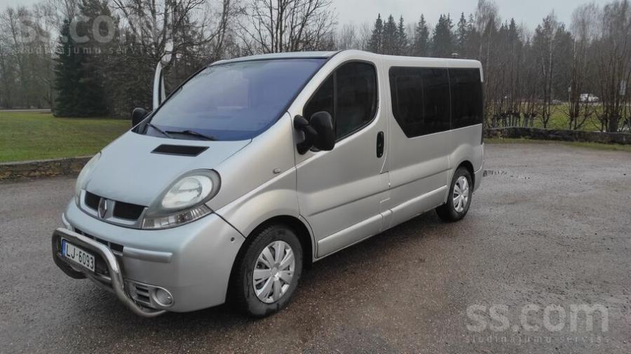Grey Renault Trafic 2005 in Riga, with an engine capacity of 2.50 L and mileage of 311 thousand km for 5550 €, photo 1 on AUTOMOTO.COM.LV