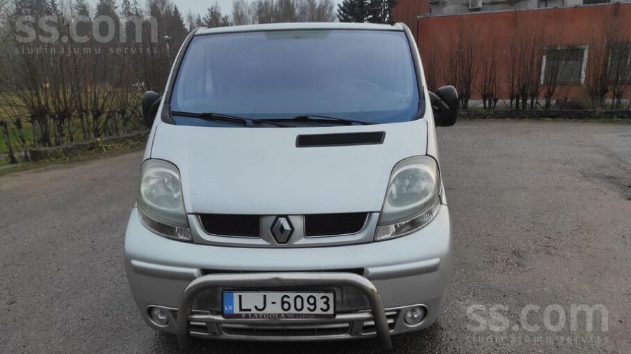 Grey Renault Trafic 2005 in Riga, with an engine capacity of 2.50 L and mileage of 311 thousand km for 5550 €, photo 3 on AUTOMOTO.COM.LV