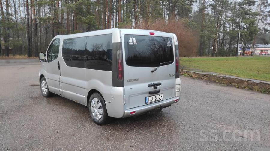 Grey Renault Trafic 2005 in Riga, with an engine capacity of 2.50 L and mileage of 311 thousand km for 5550 €, photo 5 on AUTOMOTO.COM.LV