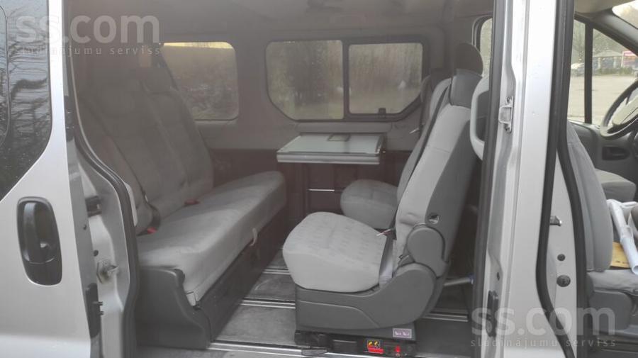 Grey Renault Trafic 2005 in Riga, with an engine capacity of 2.50 L and mileage of 311 thousand km for 5550 €, photo 9 on AUTOMOTO.COM.LV
