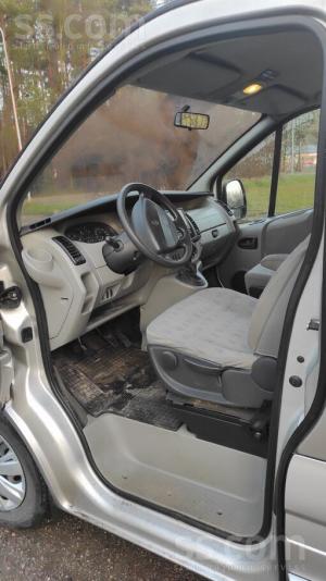 Grey Renault Trafic 2005 in Riga, with an engine capacity of 2.50 L and mileage of 311 thousand km for 5550 €, photo 10 on AUTOMOTO.COM.LV