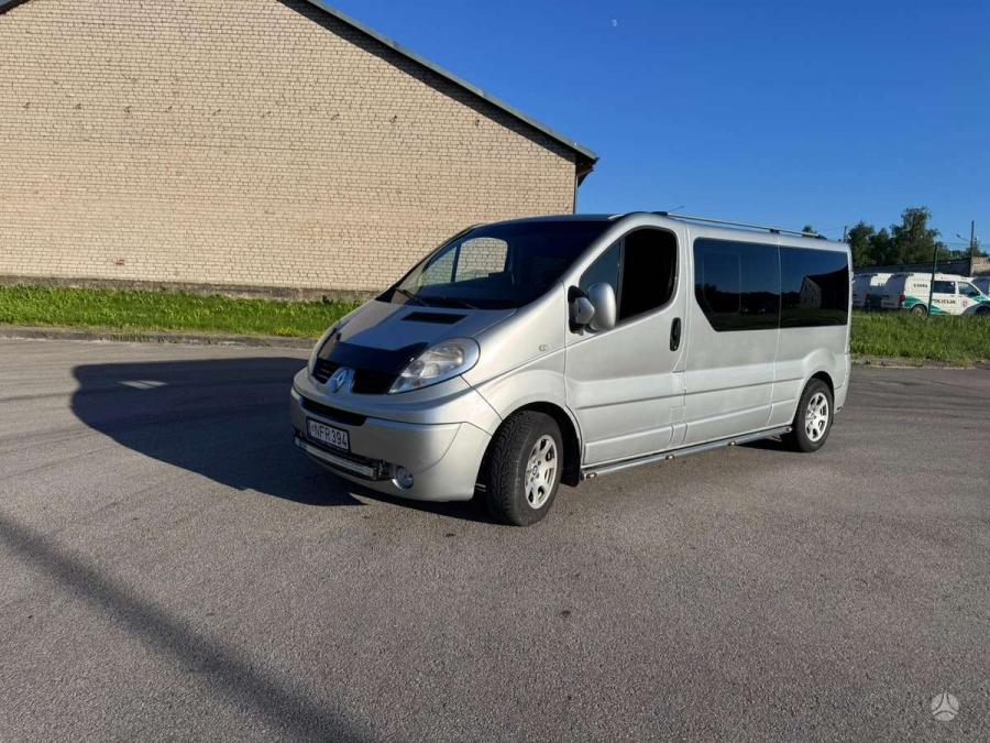 Grey Renault Trafic 2007 in Telschi, with an engine capacity of 2.00 L and mileage of 650 thousand km for 7000 €, photo 4 on AUTOMOTO.COM.LV