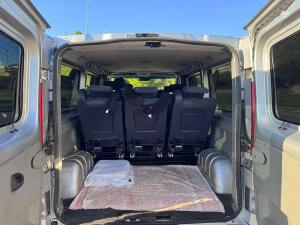 Grey Renault Trafic 2007 in Telschi, with an engine capacity of 2.00 L and mileage of 650 thousand km for 7000 €, photo 11 on AUTOMOTO.COM.LV