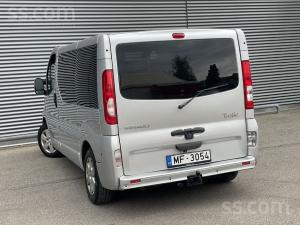 Grey Renault Trafic 2007 in Riga, with an engine capacity of 2.00 L and mileage of 408 thousand km for 3999 €, photo 5 on AUTOMOTO.COM.LV